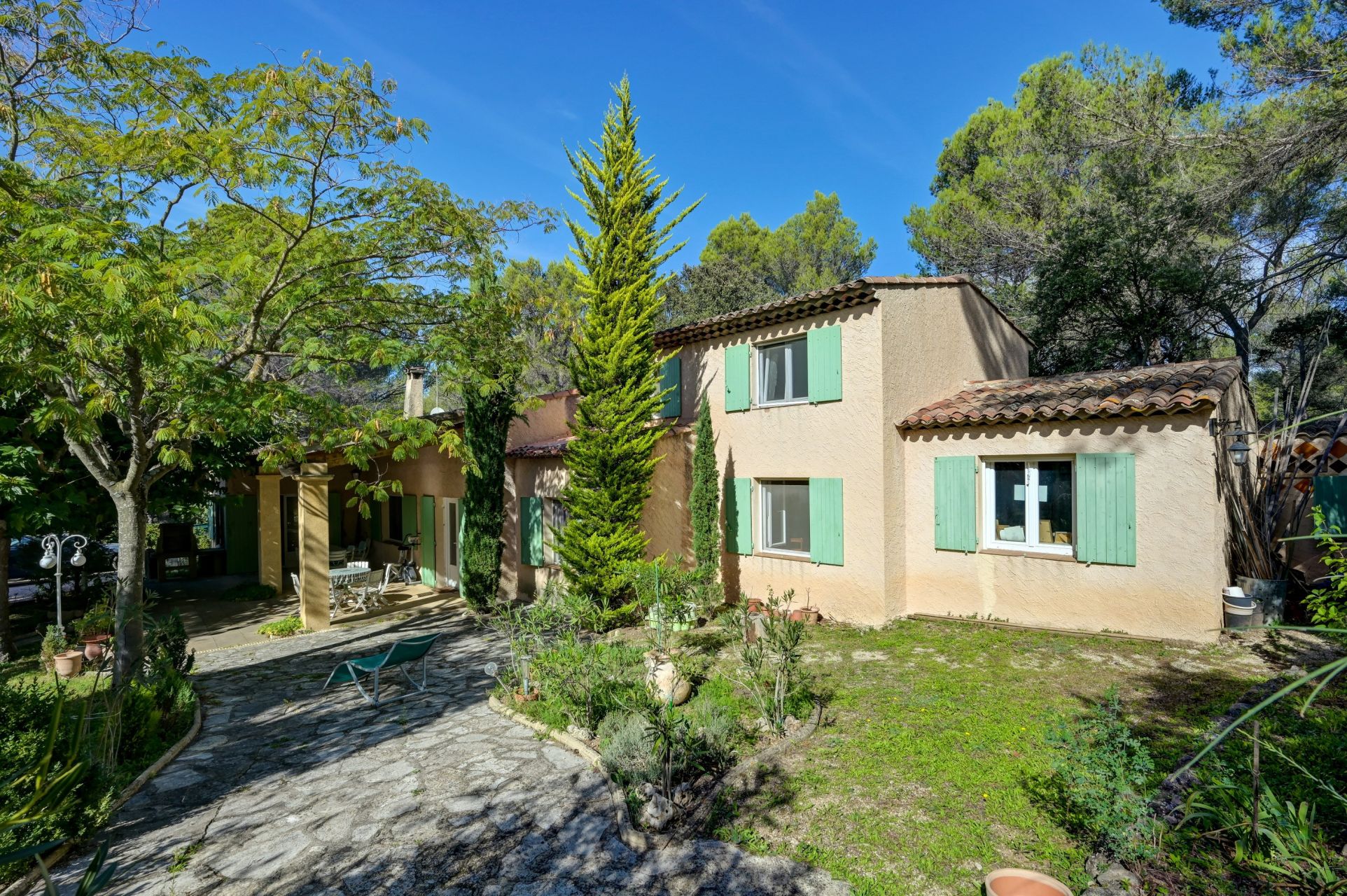 Sale House Aix-en-Provence 5 Rooms 220 m²